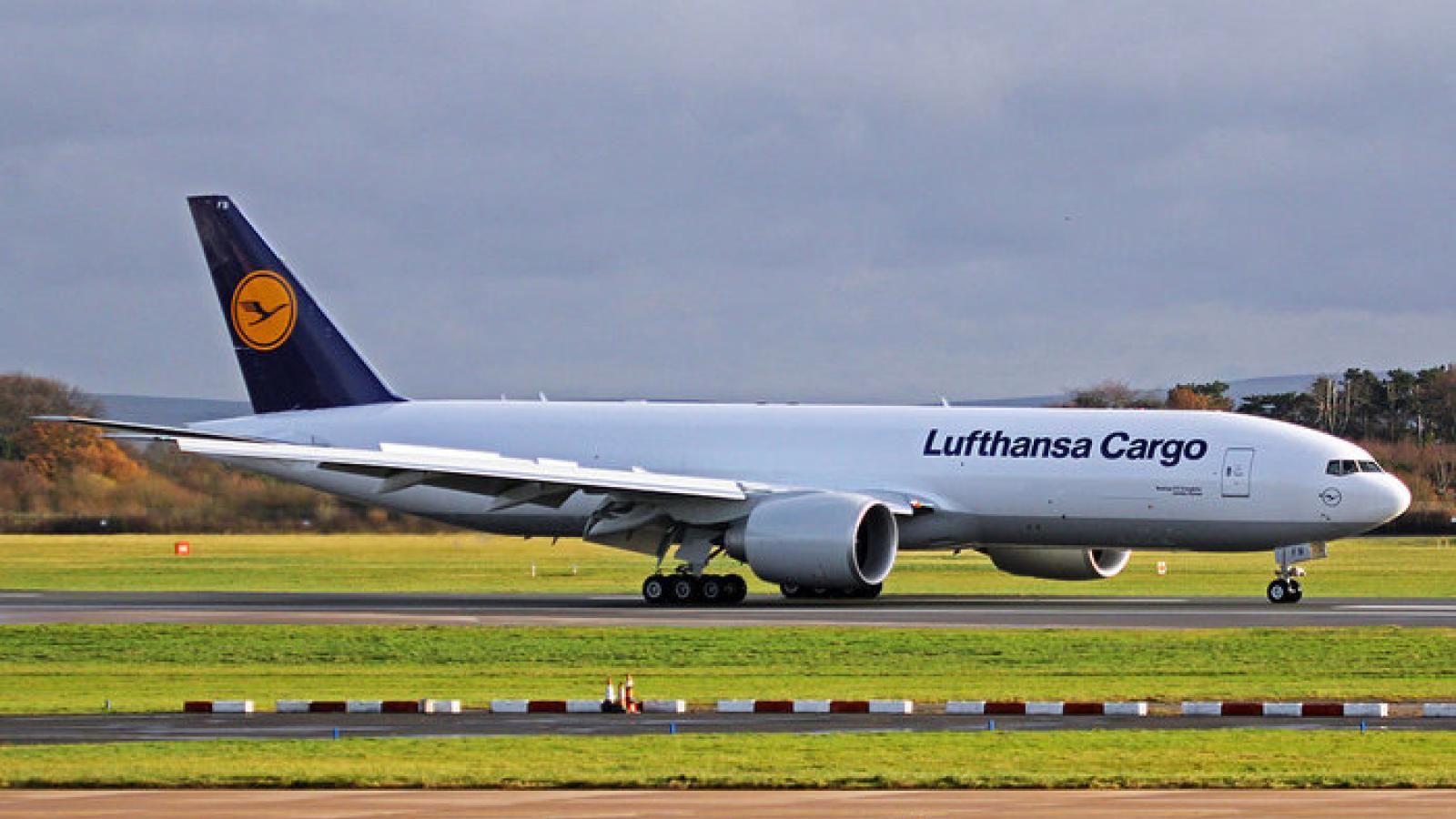 Lufthansa Cargo Logo